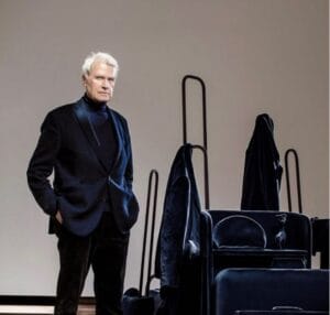 Wie is de Partner van Adriaan van Dis - 2x2